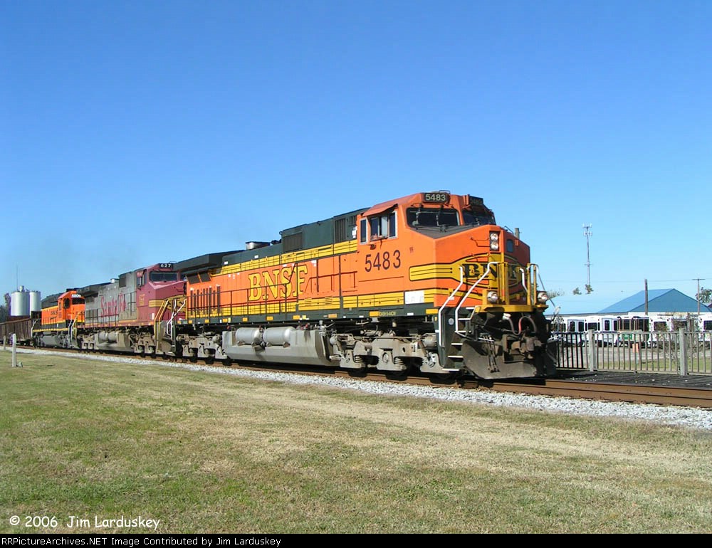BNSF 5483 is next with X572 in tow